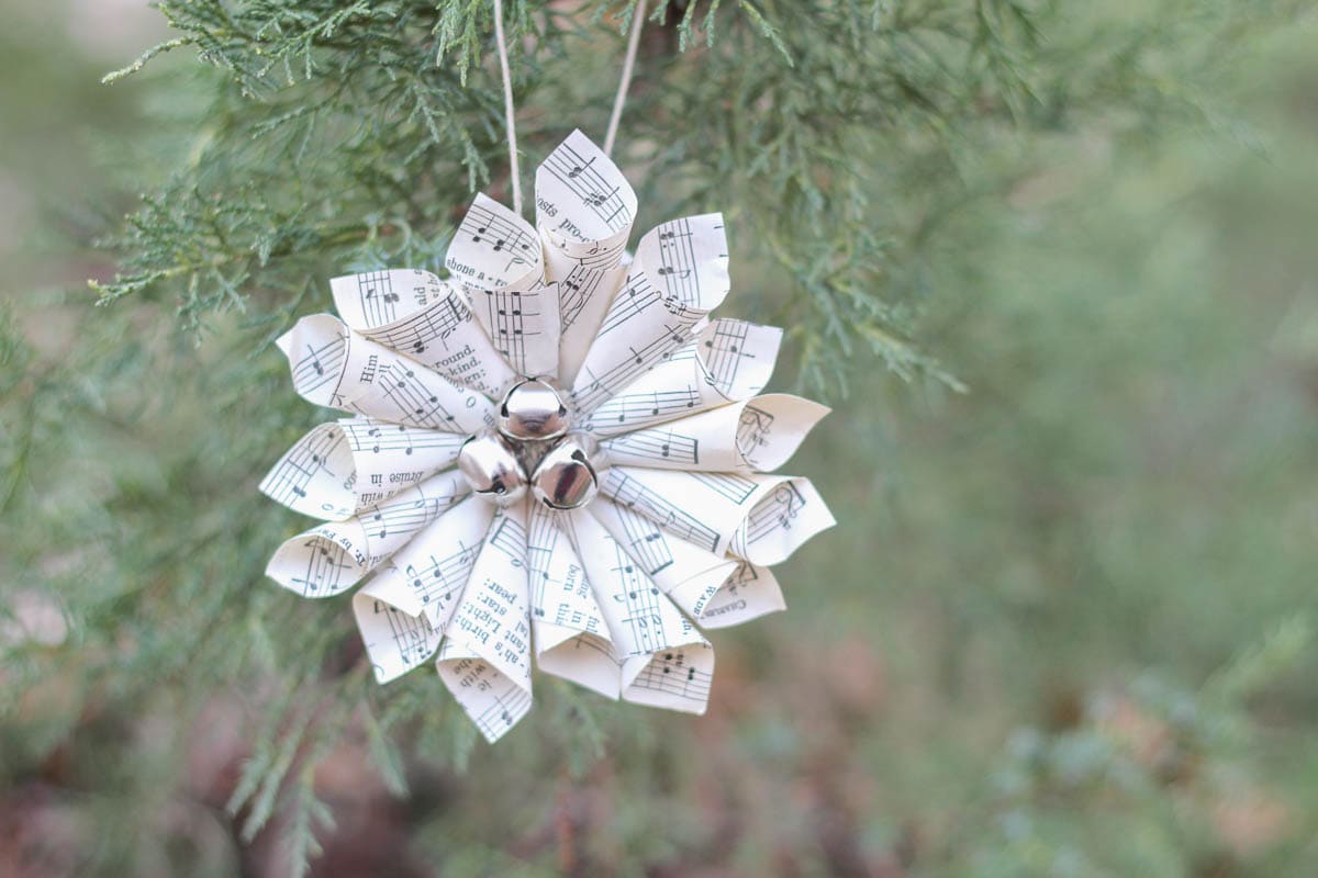 DIY Christmas Music Wreath Ornament
