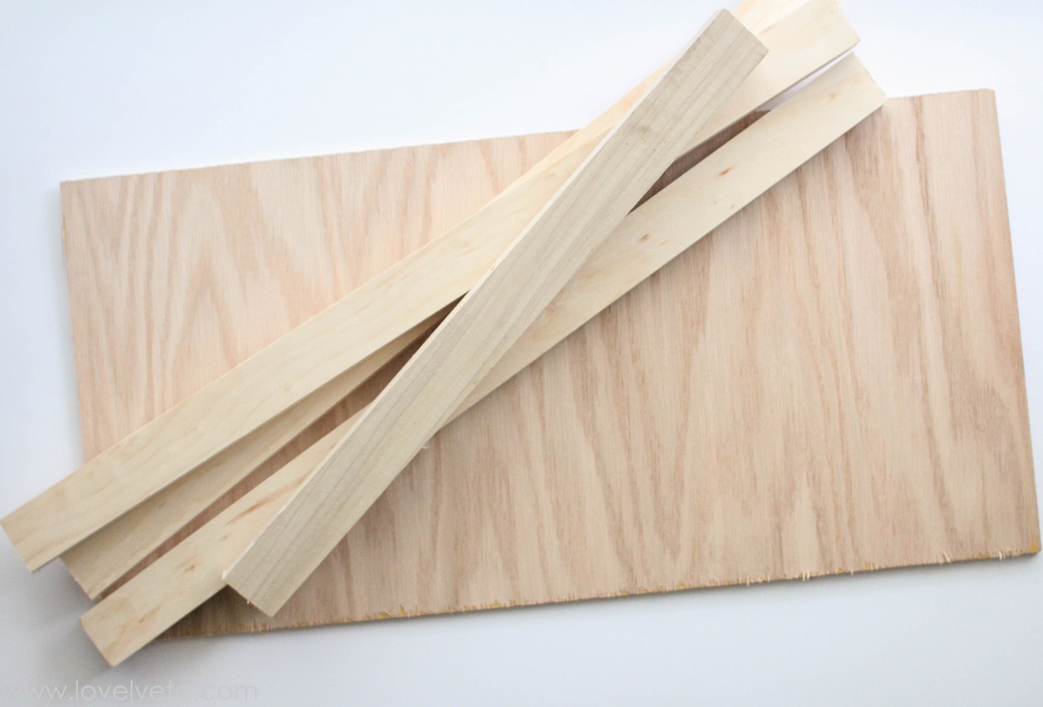 How To Build Stain And Paint A Wood Sign - Glass Diedich