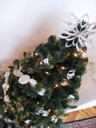 25 Fun & Unique Christmas Tree Topper Ideas