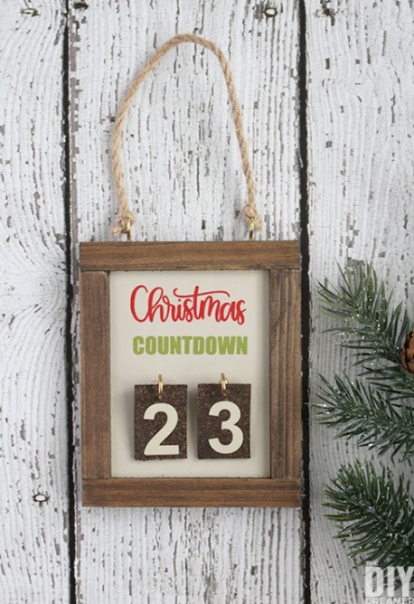 23 Creative DIY Wood Christmas Ornaments