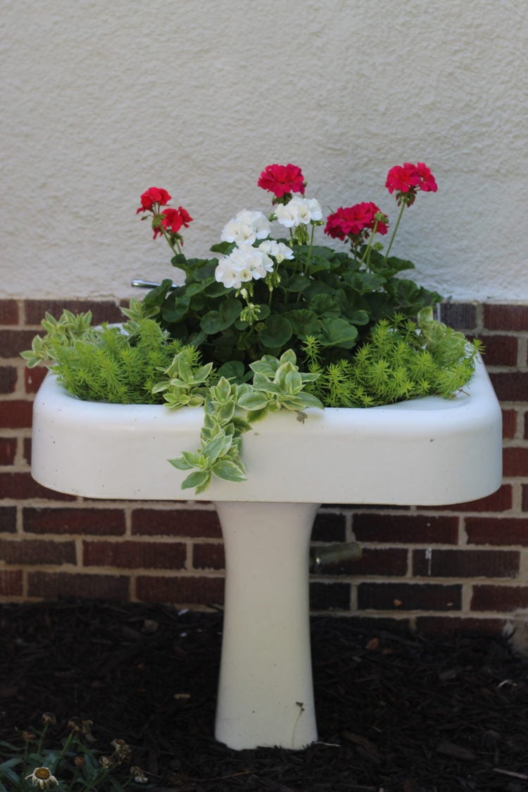 25 DIY Planters to Jazz Up Your Garden Space