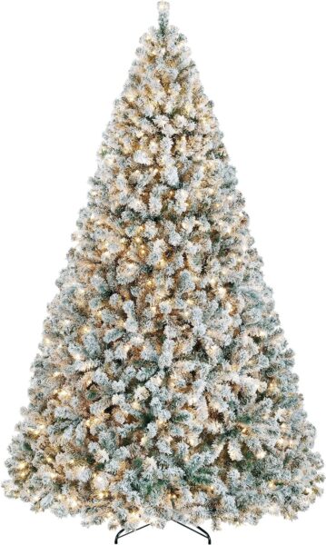 15 Gorgeous Flocked Christmas Trees for Any Budget