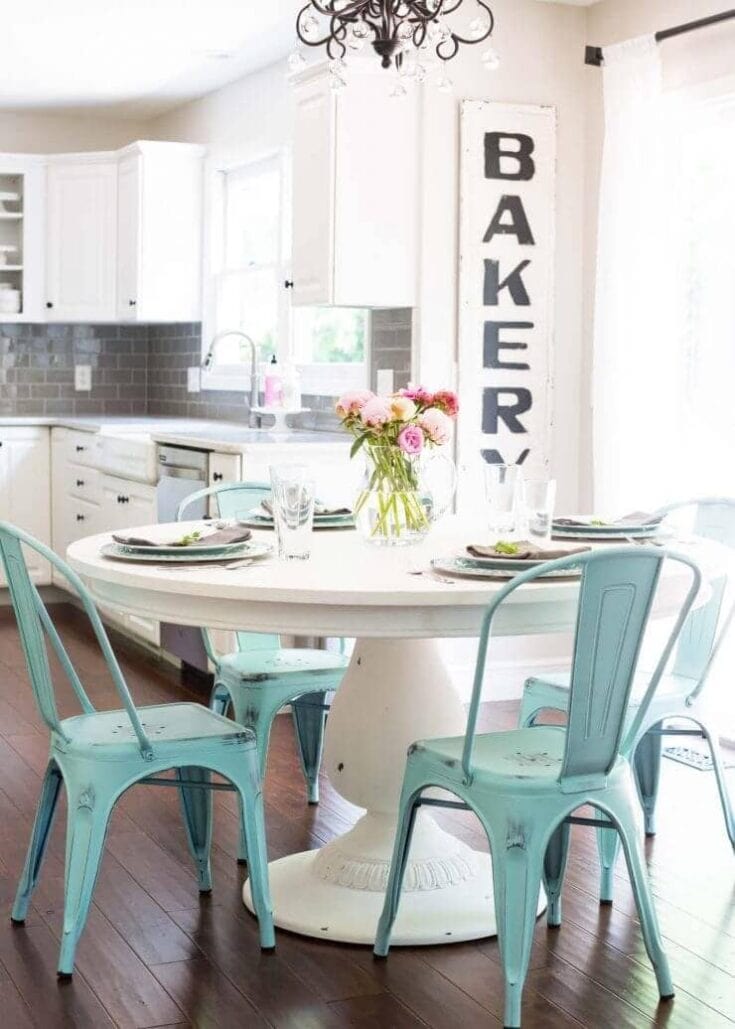 19 Beautiful DIY Painted Table Ideas You Can Easily Recreate