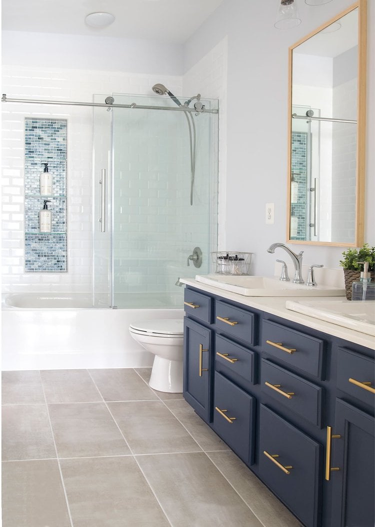 37 Gorgeous Bathroom Makeovers full of smart DIY ideas