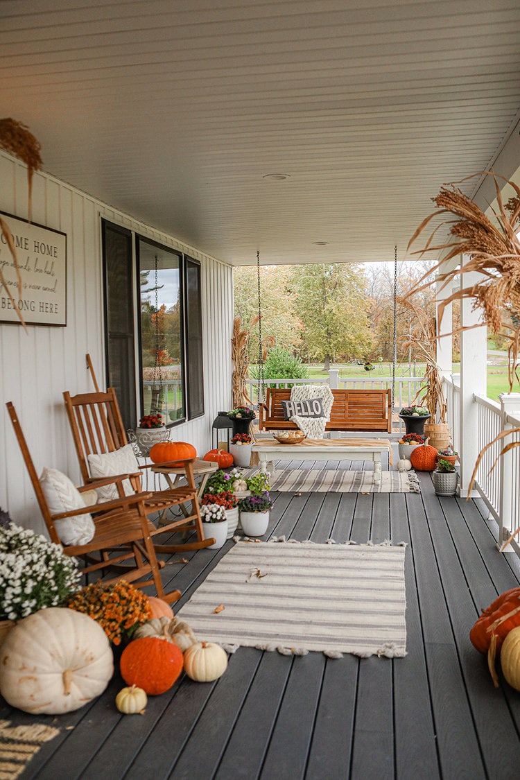 29 Fabulous Fall Front Porch Ideas For A Warm and Cozy Space
