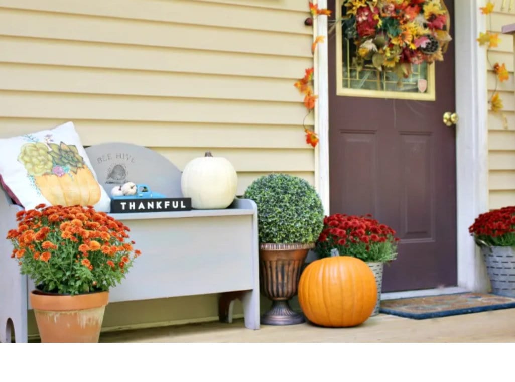 29 Fabulous Fall Front Porch Ideas For A Warm and Cozy Space
