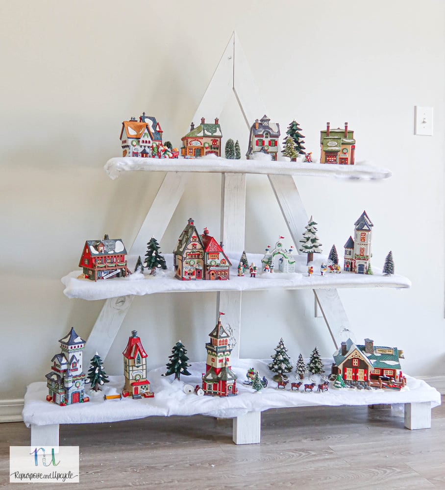 31 Charming DIY Wooden Christmas Trees To Help Deck the Halls