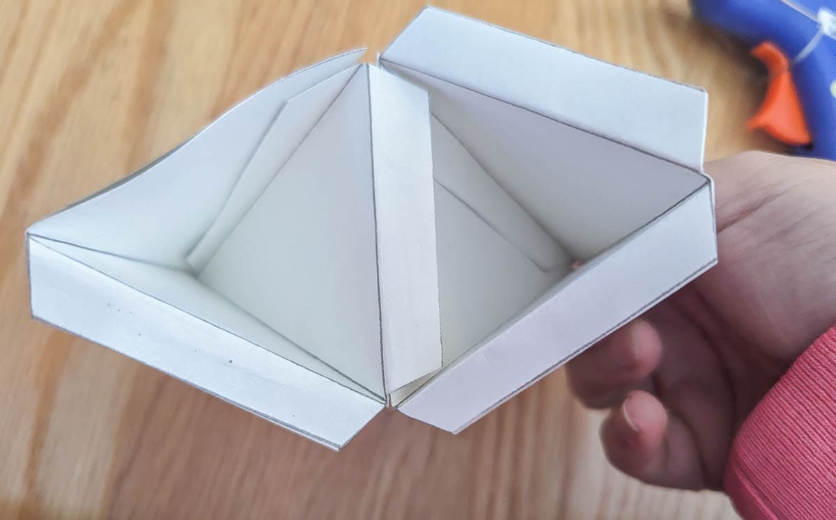 How to Make an Easy DIY Christmas Tree Star