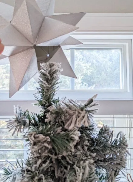 How to Make an Easy DIY Christmas Tree Star