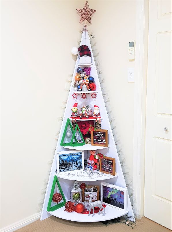 31 Charming DIY Wooden Christmas Trees To Help Deck the Halls