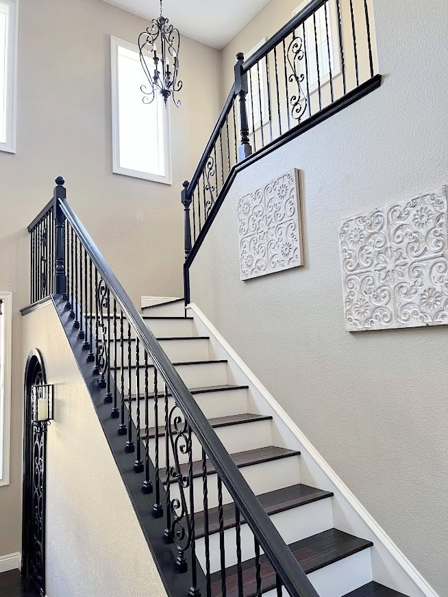 21+ DIY Staircase Makeovers Packed with Smart Ideas