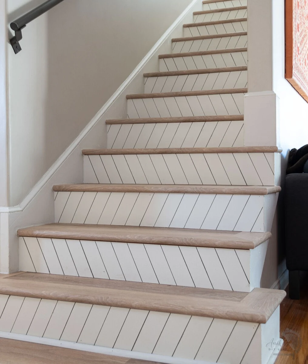 21+ DIY Staircase Makeovers Packed with Smart Ideas