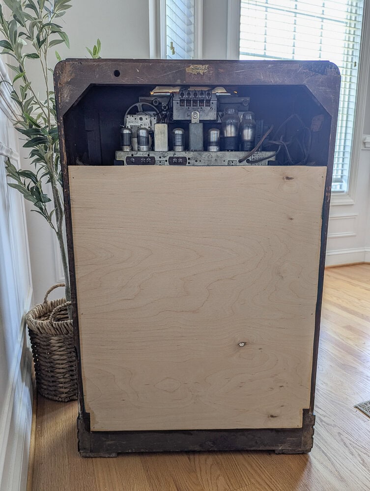 Repurposed Vintage Radio: How to Give an Old Radio New Life