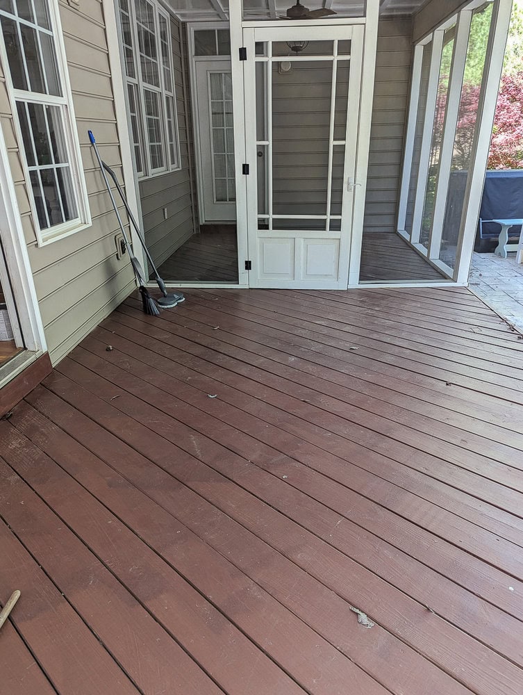 Cozy Back Porch Makeover full of Vintage Finds and DIY Decor