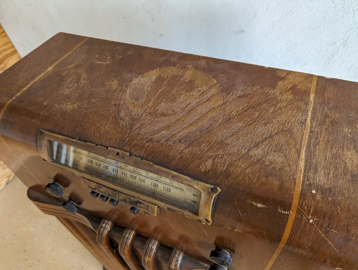 Repurposed Vintage Radio: How to Give an Old Radio New Life