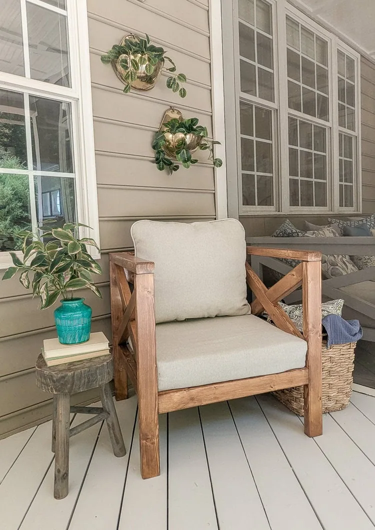 Cozy Back Porch Makeover full of Vintage Finds and DIY Decor