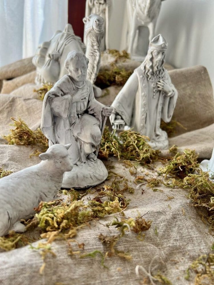 19 Beautiful DIY Nativities to Make for Your Home