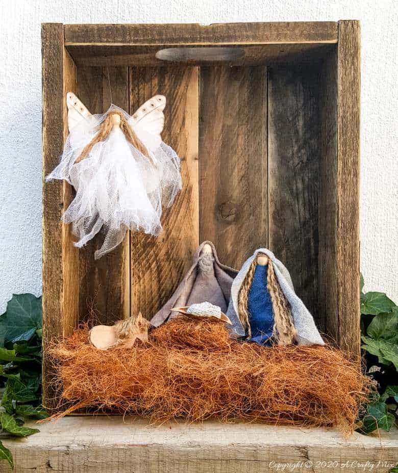 19 Beautiful DIY Nativities to Make for Your Home