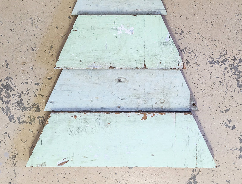 How to Make Cheap and Easy Outdoor Wooden Christmas Trees