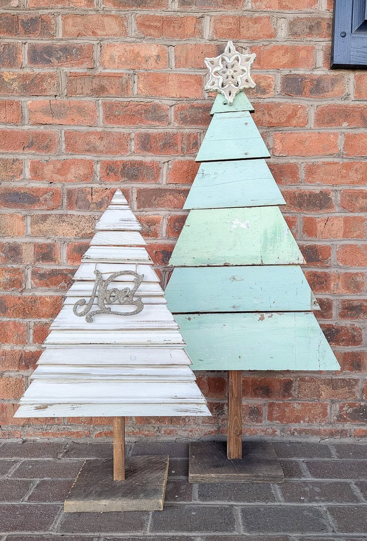 How to Make Cheap and Easy Outdoor Wooden Christmas Trees