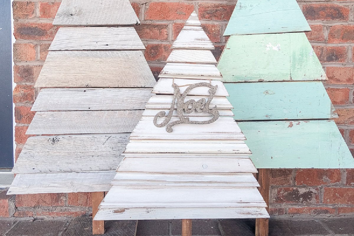 31 Charming DIY Wooden Christmas Trees To Help Deck the Halls